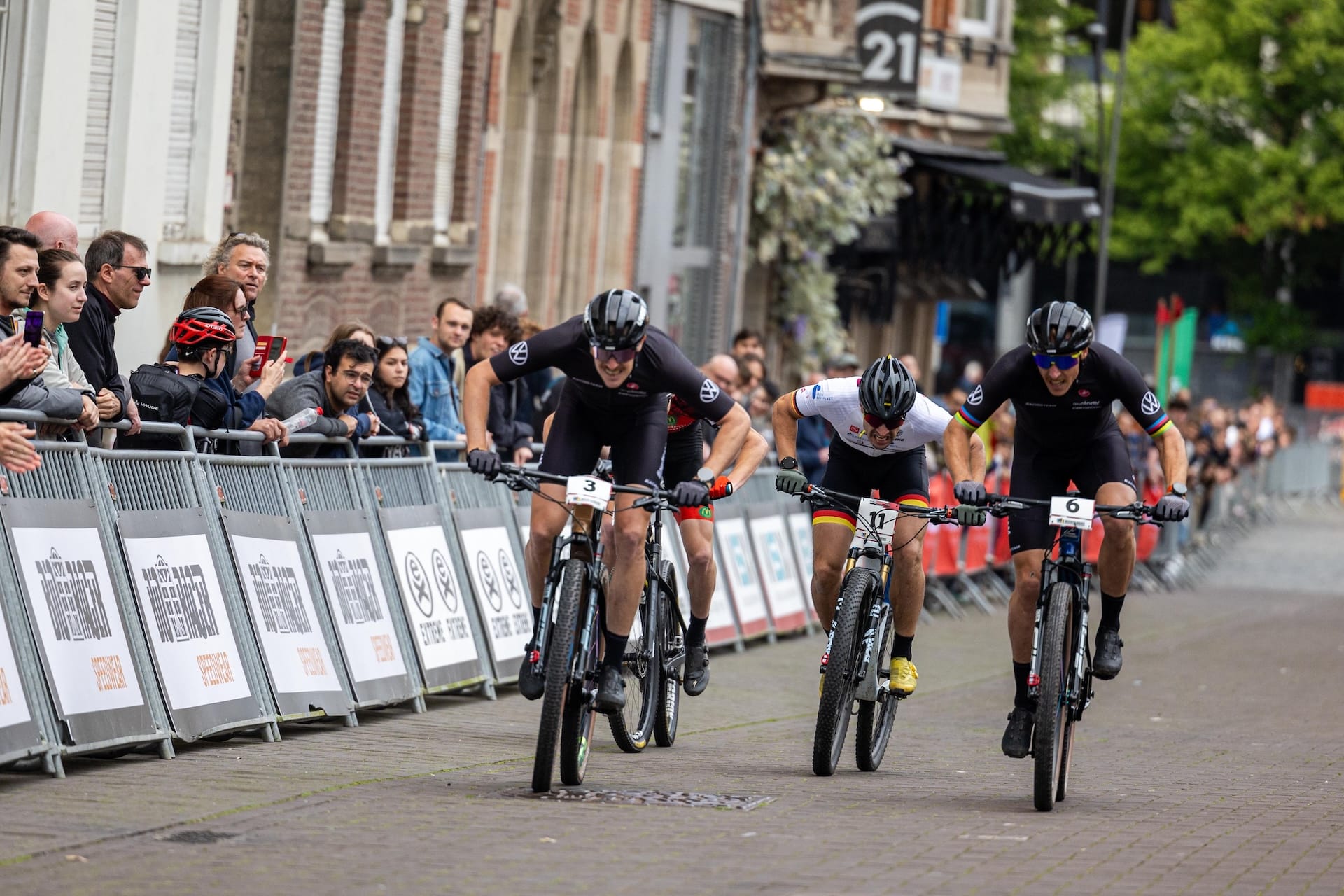 Follow the drama from the MTB Eliminator World Cup live on SC Play ...